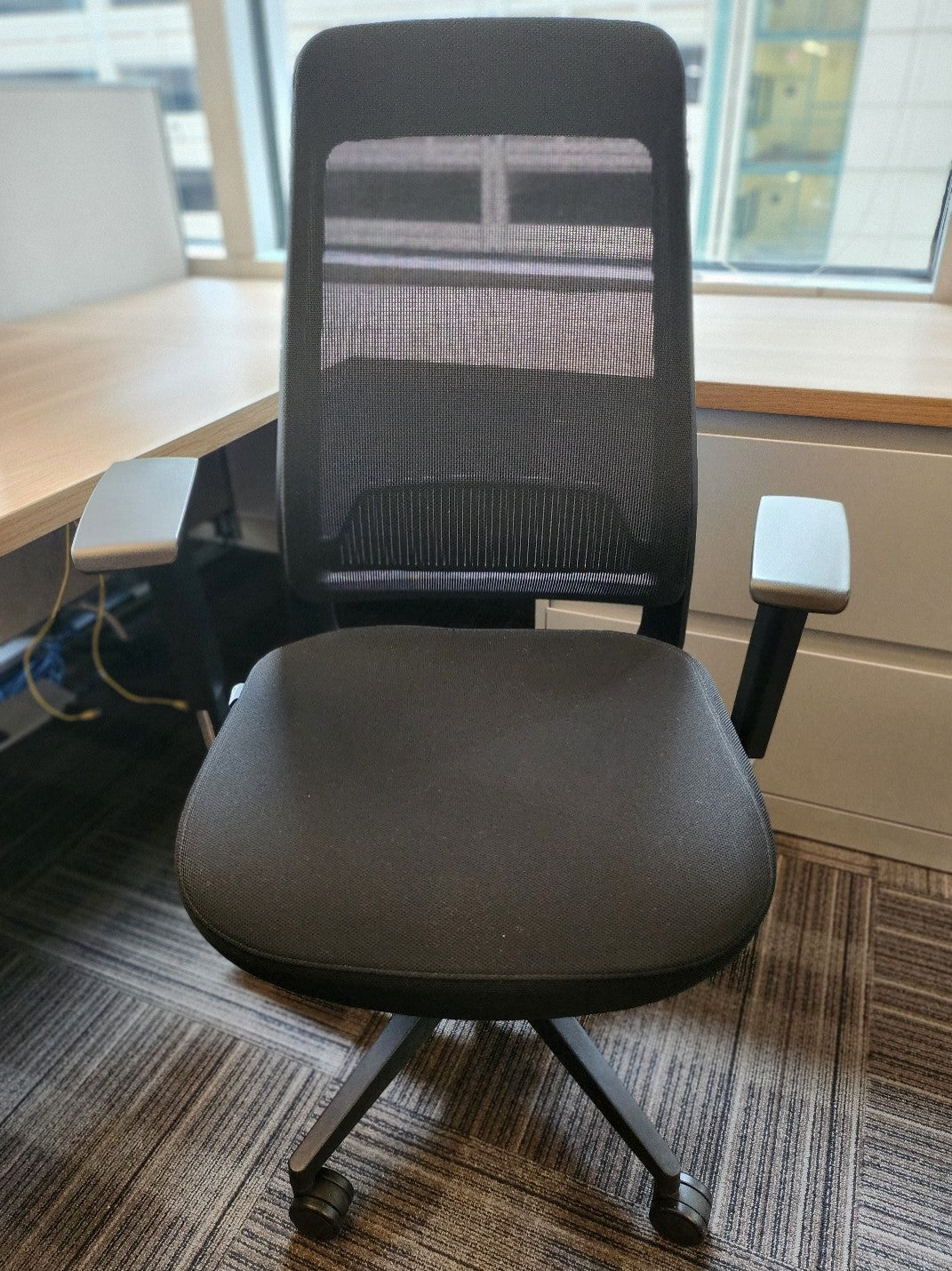 AMQ Siya Ergonomic Task Chair - Preowned - FOB Chicago, IL - Available ...